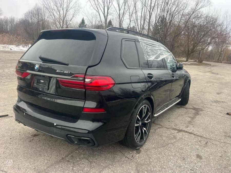Melns BMW X7 2022 Viļņa, ar dzinēja tilpumu 0.00 L un nobraukumu 56 tūkst. km par 29500 €, foto 24 vietnē AUTOMOTO.COM.LV