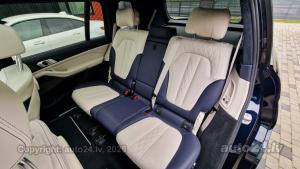 Black BMW X7 2022 in Tallinn, with an engine capacity of 3.00 L and mileage of 58 thousand km for 77900 €, photo 12 on AUTOMOTO.COM.LV