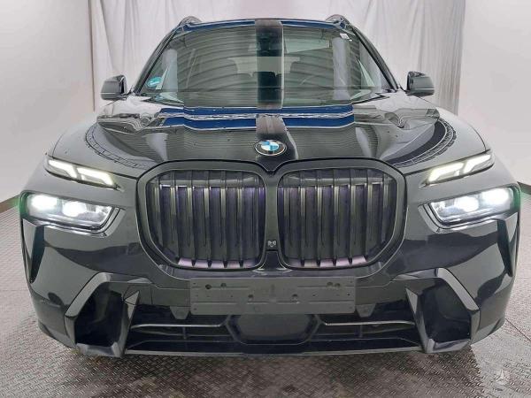 Black BMW X7 2022 in Vilnius, with an engine capacity of 3.00 L and mileage of 150 thousand km for 71690 €, photo 2 on AUTOMOTO.COM.LV