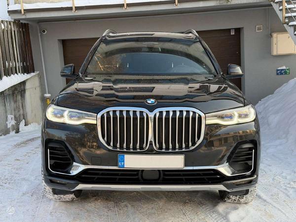Melns BMW X7 2022 Viļņa, ar dzinēja tilpumu 3.00 L un nobraukumu 86 tūkst. km par 81000 €, foto 1 vietnē AUTOMOTO.COM.LV