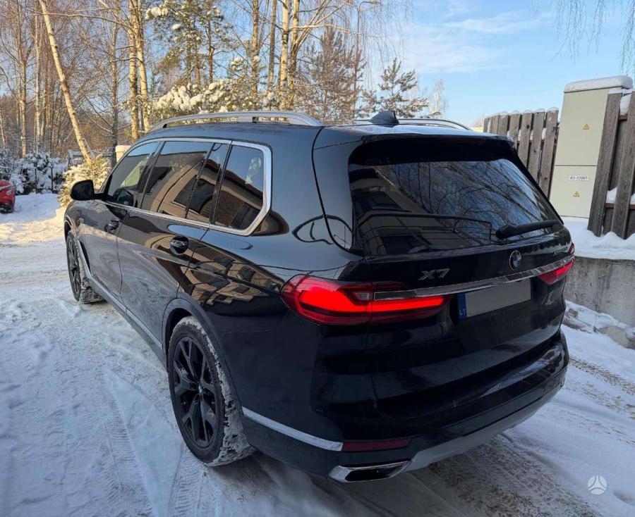 Melns BMW X7 2022 Viļņa, ar dzinēja tilpumu 3.00 L un nobraukumu 86 tūkst. km par 81000 €, foto 5 vietnē AUTOMOTO.COM.LV