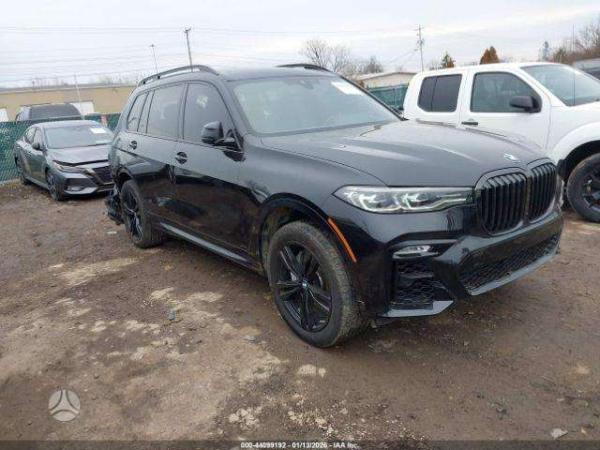 Black BMW X7 2022 in Klaipeda, with an engine capacity of 3.00 L and mileage of 52 thousand km for 24000 €, photo 1 on AUTOMOTO.COM.LV