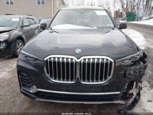 Black BMW X7 2022 in Klaipeda, with an engine capacity of 3.00 L and mileage of 63 thousand km for 20800 €, photo 12 on AUTOMOTO.COM.LV