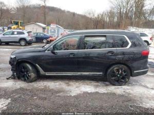 Black BMW X7 2022 in Klaipeda, with an engine capacity of 3.00 L and mileage of 63 thousand km for 20800 €, photo 14 on AUTOMOTO.COM.LV