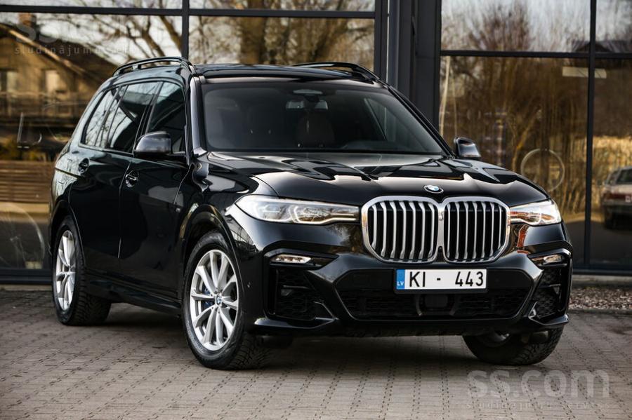 Black BMW X7 2022 in Jelgava, with an engine capacity of 3.00 L and mileage of 0 thousand km for 78500 €, photo 5 on AUTOMOTO.COM.LV
