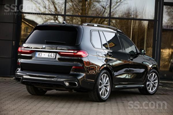 Black BMW X7 2022 in Jelgava, with an engine capacity of 3.00 L and mileage of 0 thousand km for 78500 €, photo 7 on AUTOMOTO.COM.LV