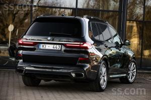 Black BMW X7 2022 in Jelgava, with an engine capacity of 3.00 L and mileage of 0 thousand km for 78500 €, photo 8 on AUTOMOTO.COM.LV