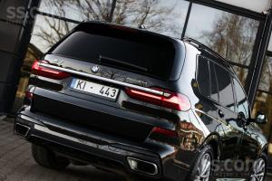 Black BMW X7 2022 in Jelgava, with an engine capacity of 3.00 L and mileage of 0 thousand km for 78500 €, photo 9 on AUTOMOTO.COM.LV