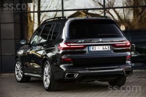 Black BMW X7 2022 in Jelgava, with an engine capacity of 3.00 L and mileage of 0 thousand km for 78500 €, photo 10 on AUTOMOTO.COM.LV
