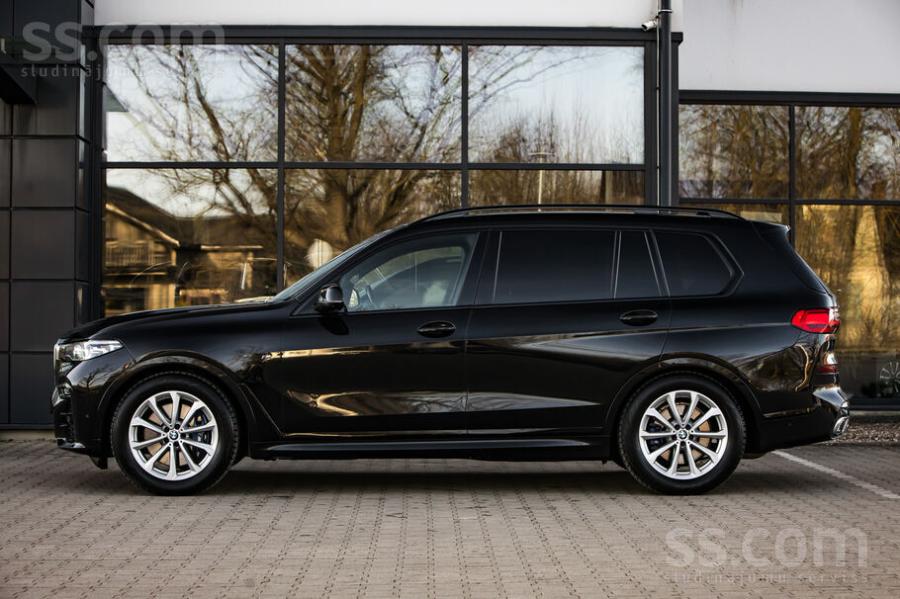 Black BMW X7 2022 in Jelgava, with an engine capacity of 3.00 L and mileage of 0 thousand km for 78500 €, photo 13 on AUTOMOTO.COM.LV