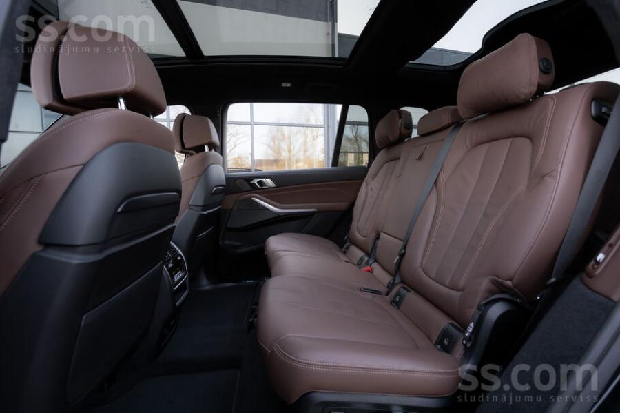 Black BMW X7 2022 in Jelgava, with an engine capacity of 3.00 L and mileage of 0 thousand km for 78500 €, photo 15 on AUTOMOTO.COM.LV