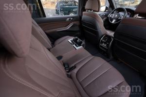 Melns BMW X7 2022 Jelgava, ar dzinēja tilpumu 3.00 L un nobraukumu 0 tūkst. km par 78500 €, foto 17 vietnē AUTOMOTO.COM.LV