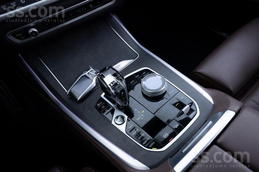 Melns BMW X7 2022 Jelgava, ar dzinēja tilpumu 3.00 L un nobraukumu 0 tūkst. km par 78500 €, foto 23 vietnē AUTOMOTO.COM.LV