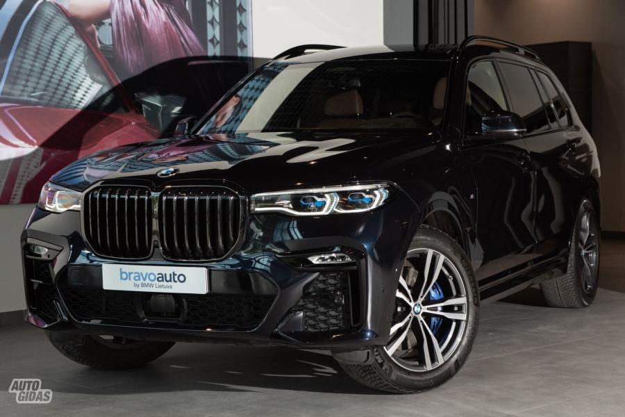 Black BMW X7 2022 in Kaunas, with an engine capacity of 3.00 L and mileage of 101 thousand km for 64771 €, photo 1 on AUTOMOTO.COM.LV