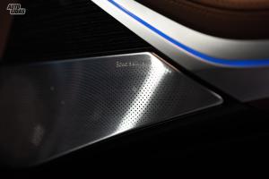 Black BMW X7 2022 in Kaunas, with an engine capacity of 3.00 L and mileage of 101 thousand km for 64771 €, photo 14 on AUTOMOTO.COM.LV