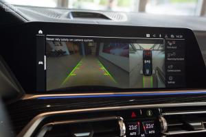 Black BMW X7 2022 in Kaunas, with an engine capacity of 3.00 L and mileage of 101 thousand km for 64771 €, photo 21 on AUTOMOTO.COM.LV