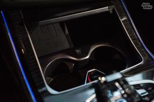 Black BMW X7 2022 in Kaunas, with an engine capacity of 3.00 L and mileage of 101 thousand km for 64771 €, photo 23 on AUTOMOTO.COM.LV