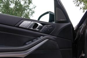 Melns BMW X7 2022 Viļņa, ar dzinēja tilpumu 3.00 L un nobraukumu 58 tūkst. km par 69500 €, foto 24 vietnē AUTOMOTO.COM.LV