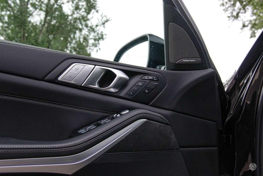 Melns BMW X7 2022 Viļņa, ar dzinēja tilpumu 3.00 L un nobraukumu 58 tūkst. km par 69500 €, foto 24 vietnē AUTOMOTO.COM.LV