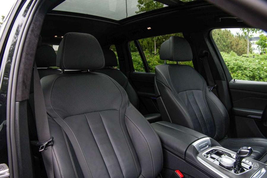 Melns BMW X7 2022 Viļņa, ar dzinēja tilpumu 3.00 L un nobraukumu 58 tūkst. km par 69500 €, foto 31 vietnē AUTOMOTO.COM.LV