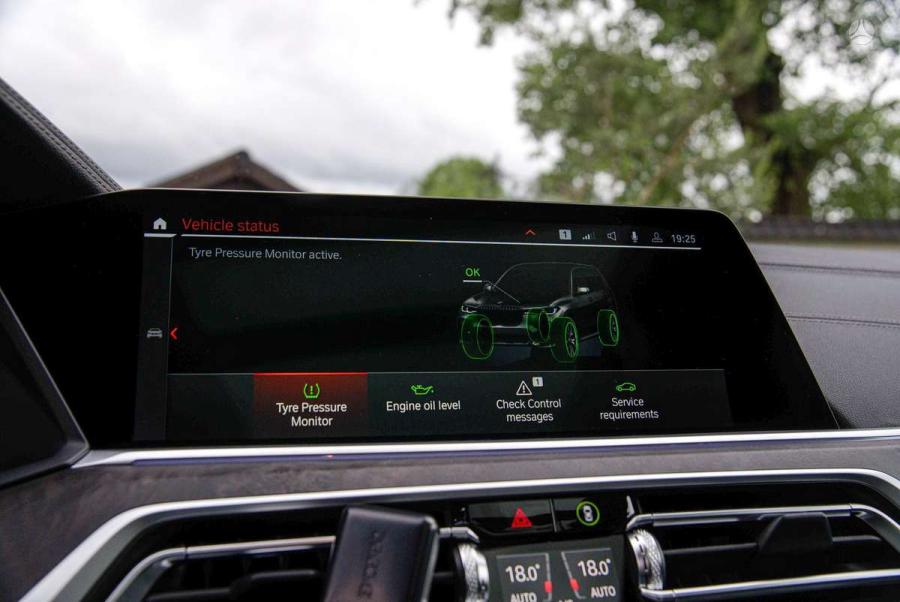 Melns BMW X7 2022 Viļņa, ar dzinēja tilpumu 3.00 L un nobraukumu 58 tūkst. km par 69500 €, foto 38 vietnē AUTOMOTO.COM.LV