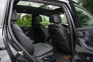 Melns BMW X7 2022 Viļņa, ar dzinēja tilpumu 3.00 L un nobraukumu 58 tūkst. km par 69500 €, foto 51 vietnē AUTOMOTO.COM.LV