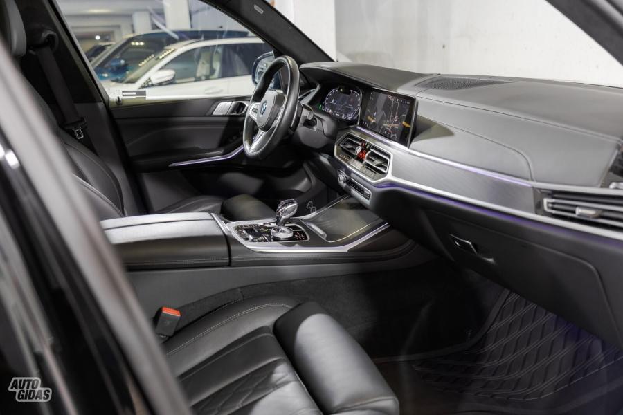 Melns BMW X7 2022 Viļņa, ar dzinēja tilpumu 3.00 L un nobraukumu 88 tūkst. km par 64991 €, foto 22 vietnē AUTOMOTO.COM.LV