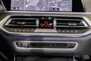 Melns BMW X7 2022 Viļņa, ar dzinēja tilpumu 3.00 L un nobraukumu 88 tūkst. km par 64991 €, foto 28 vietnē AUTOMOTO.COM.LV