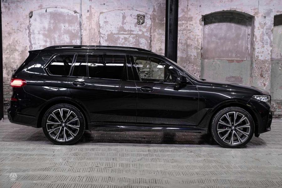 Melns BMW X7 2022 Kauņa, ar dzinēja tilpumu 4.40 L un nobraukumu 85 tūkst. km par 62500 €, foto 5 vietnē AUTOMOTO.COM.LV