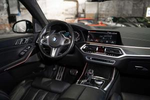 Melns BMW X7 2022 Kauņa, ar dzinēja tilpumu 4.40 L un nobraukumu 85 tūkst. km par 62500 €, foto 10 vietnē AUTOMOTO.COM.LV