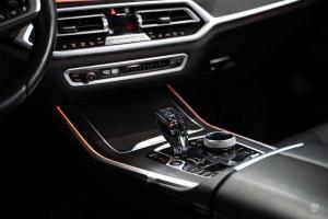 Melns BMW X7 2022 Kauņa, ar dzinēja tilpumu 4.40 L un nobraukumu 85 tūkst. km par 62500 €, foto 12 vietnē AUTOMOTO.COM.LV