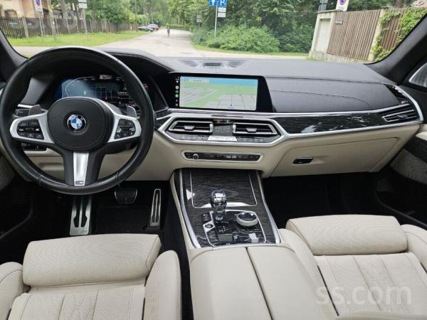 Black BMW X7 2022 in Riga, with an engine capacity of 3.00 L and mileage of 89 thousand km for 69000 €, photo 8 on AUTOMOTO.COM.LV