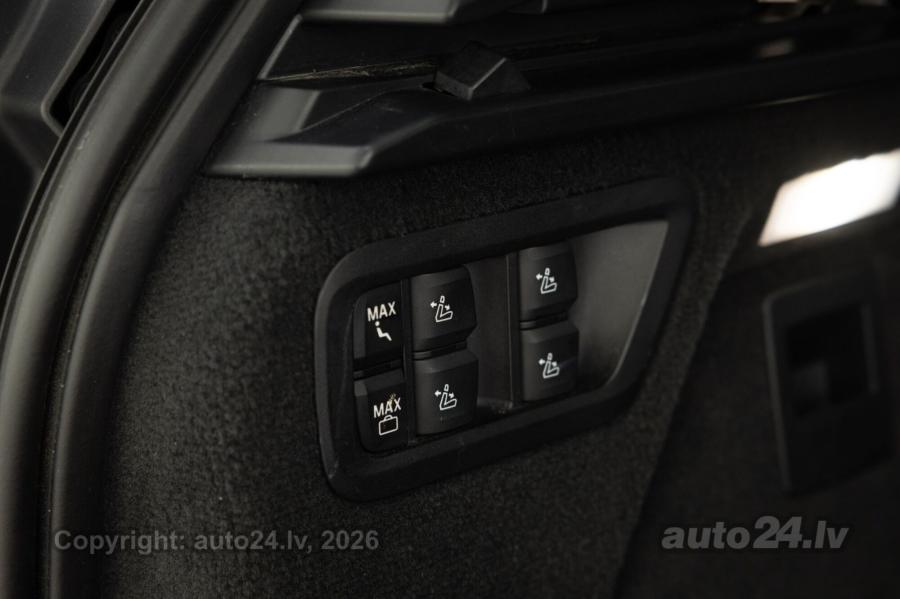 Melns BMW X7 2022 Tallina, ar dzinēja tilpumu 3.00 L un nobraukumu 113 tūkst. km par 62500 €, foto 10 vietnē AUTOMOTO.COM.LV