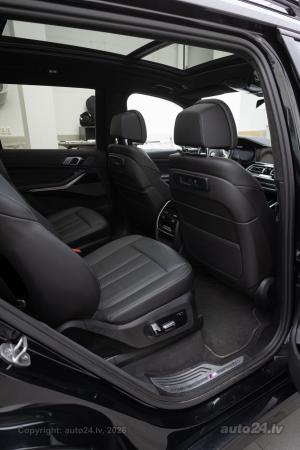 Melns BMW X7 2022 Tallina, ar dzinēja tilpumu 3.00 L un nobraukumu 113 tūkst. km par 62500 €, foto 12 vietnē AUTOMOTO.COM.LV