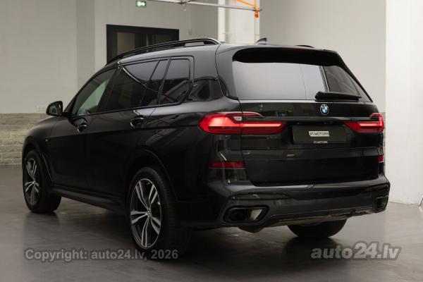 Melns BMW X7 2022 Tallina, ar dzinēja tilpumu 3.00 L un nobraukumu 113 tūkst. km par 62500 €, foto 3 vietnē AUTOMOTO.COM.LV