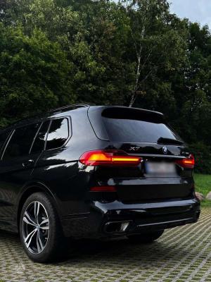 Black BMW X7 2022 in Vilnius, with an engine capacity of 3.00 L and mileage of 58 thousand km for 61000 €, photo 5 on AUTOMOTO.COM.LV