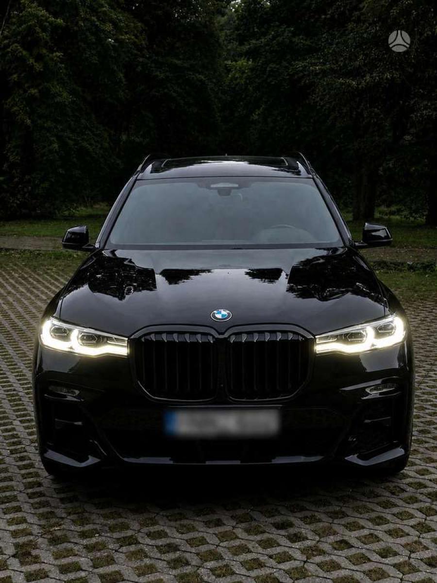 Black BMW X7 2022 in Vilnius, with an engine capacity of 3.00 L and mileage of 58 thousand km for 61000 €, photo 15 on AUTOMOTO.COM.LV