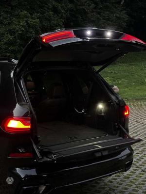 Black BMW X7 2022 in Vilnius, with an engine capacity of 3.00 L and mileage of 58 thousand km for 61000 €, photo 22 on AUTOMOTO.COM.LV
