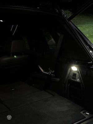 Black BMW X7 2022 in Vilnius, with an engine capacity of 3.00 L and mileage of 58 thousand km for 61000 €, photo 25 on AUTOMOTO.COM.LV