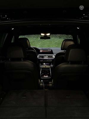 Black BMW X7 2022 in Vilnius, with an engine capacity of 3.00 L and mileage of 58 thousand km for 61000 €, photo 27 on AUTOMOTO.COM.LV