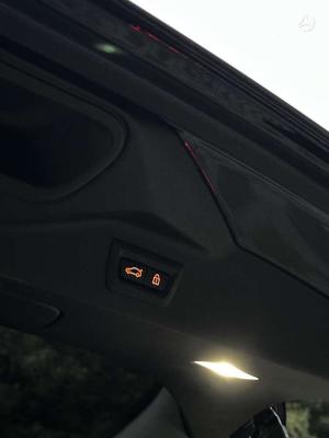 Black BMW X7 2022 in Vilnius, with an engine capacity of 3.00 L and mileage of 58 thousand km for 61000 €, photo 29 on AUTOMOTO.COM.LV