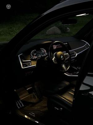 Black BMW X7 2022 in Vilnius, with an engine capacity of 3.00 L and mileage of 58 thousand km for 61000 €, photo 30 on AUTOMOTO.COM.LV