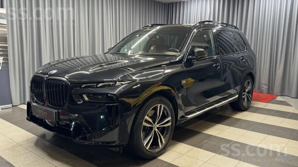 Black BMW X7 2023 in Riga, with an engine capacity of 3.00 L and mileage of 11 thousand km for 94990 €, photo 1 on AUTOMOTO.COM.LV