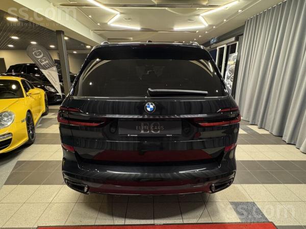 Black BMW X7 2023 in Riga, with an engine capacity of 3.00 L and mileage of 11 thousand km for 94990 €, photo 6 on AUTOMOTO.COM.LV