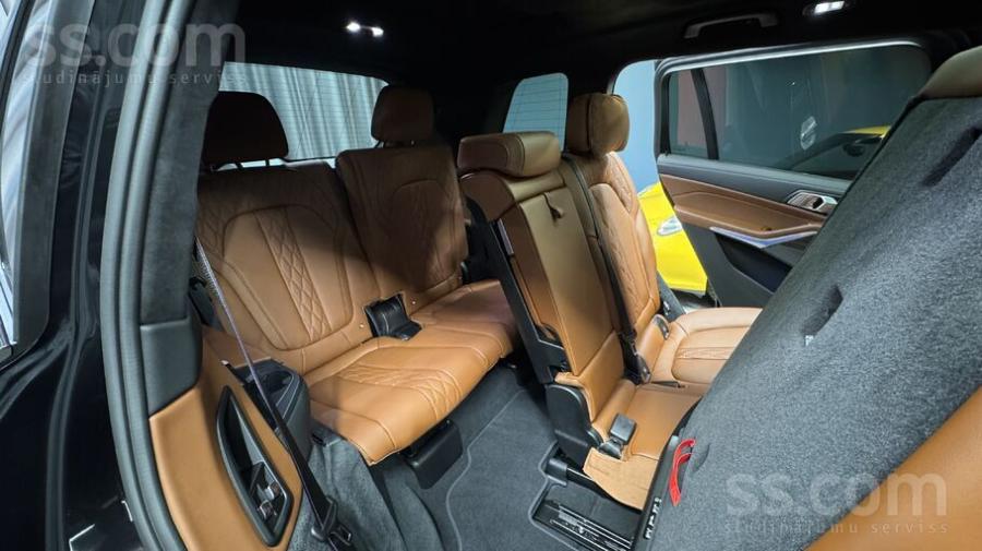 Melns BMW X7 2023 Rīga, ar dzinēja tilpumu 3.00 L un nobraukumu 11 tūkst. km par 94990 €, foto 17 vietnē AUTOMOTO.COM.LV