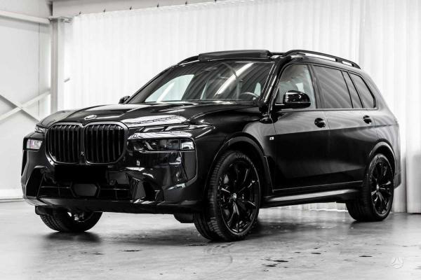 Melns BMW X7 2023 Tukums, ar dzinēja tilpumu 3.00 L un nobraukumu 100 tūkst. km par 79990 €, foto 1 vietnē AUTOMOTO.COM.LV