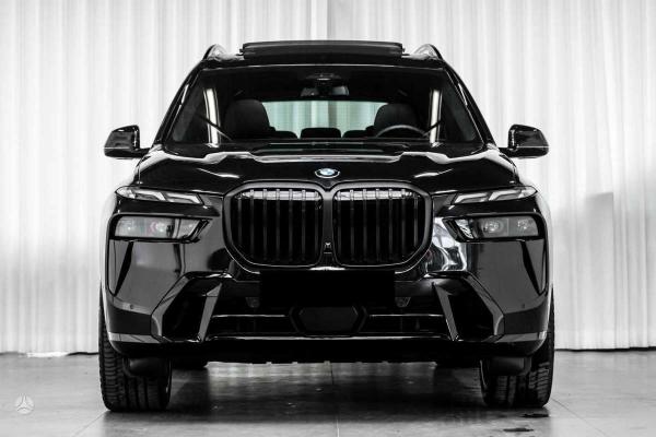 Melns BMW X7 2023 Tukums, ar dzinēja tilpumu 3.00 L un nobraukumu 100 tūkst. km par 79990 €, foto 6 vietnē AUTOMOTO.COM.LV
