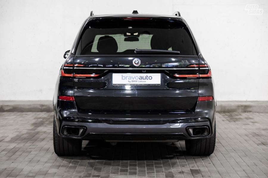 Black BMW X7 2023 in Vilnius, with an engine capacity of 3.00 L and mileage of 77 thousand km for 86771 €, photo 11 on AUTOMOTO.COM.LV