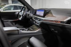 Black BMW X7 2023 in Vilnius, with an engine capacity of 3.00 L and mileage of 77 thousand km for 86771 €, photo 14 on AUTOMOTO.COM.LV