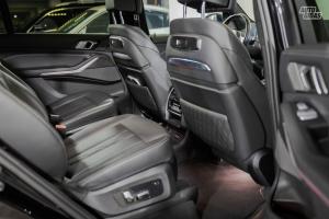 Black BMW X7 2023 in Vilnius, with an engine capacity of 3.00 L and mileage of 77 thousand km for 86771 €, photo 15 on AUTOMOTO.COM.LV